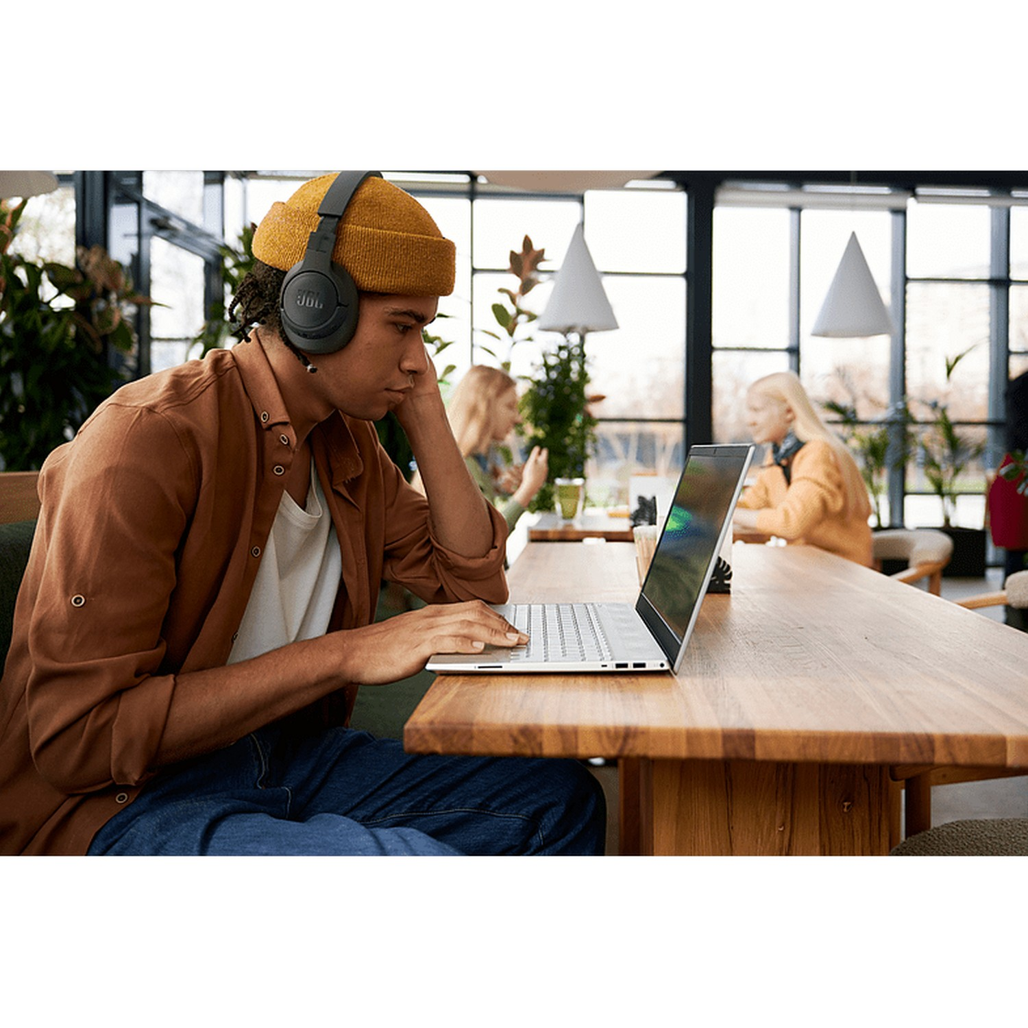 JBL Draadloze hoofdtelefoon Tune 770NC Zwart (JBLT770NCBLK)