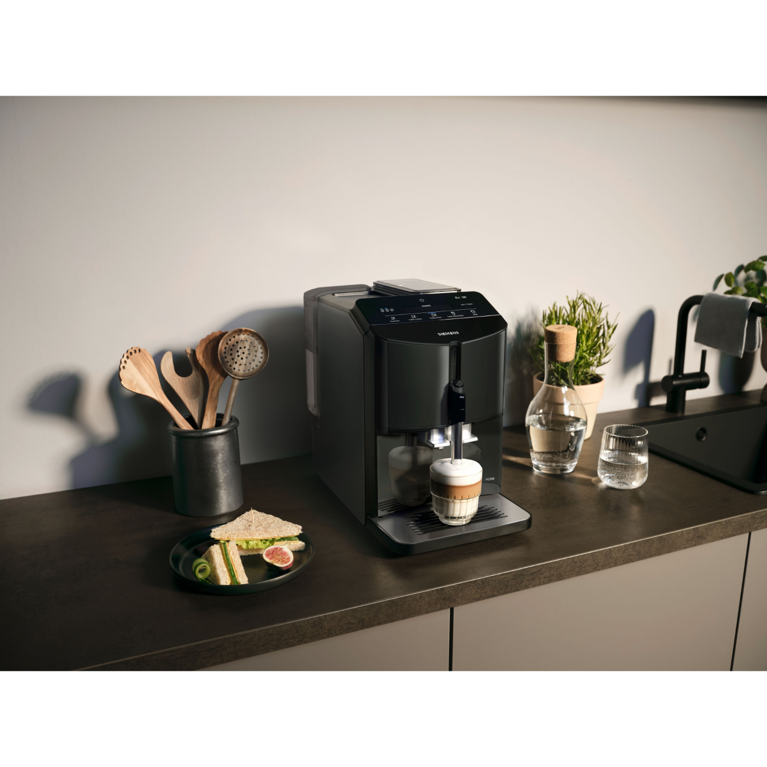 SIEMENS EQ.300 TF301E09 Zwart kopen? | MediaMarkt