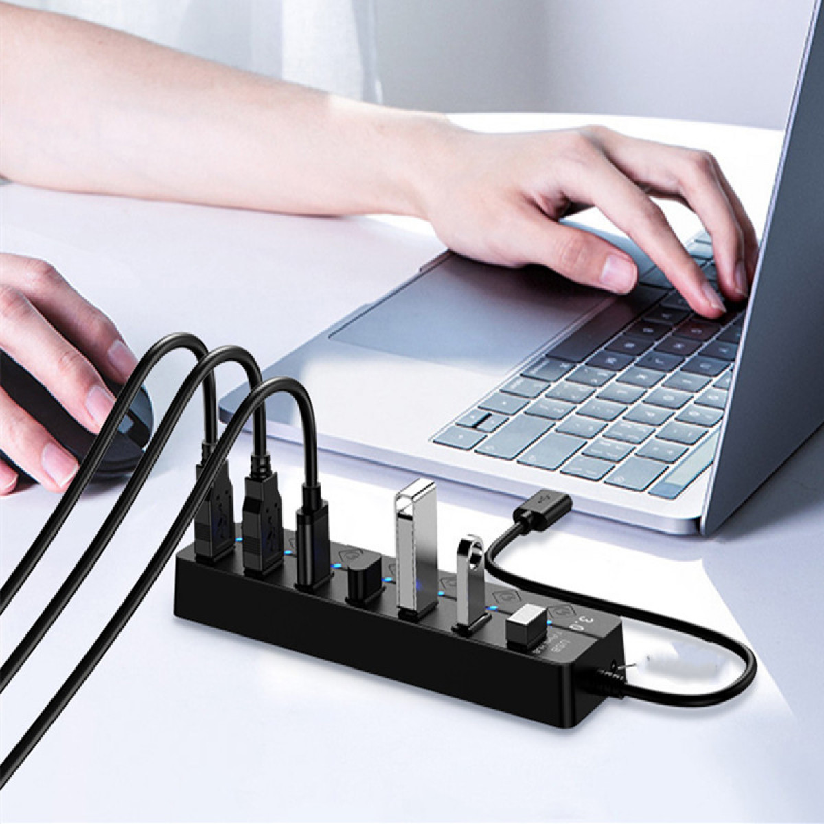 INF CZHT286S3-11D USB-hub | MediaMarkt