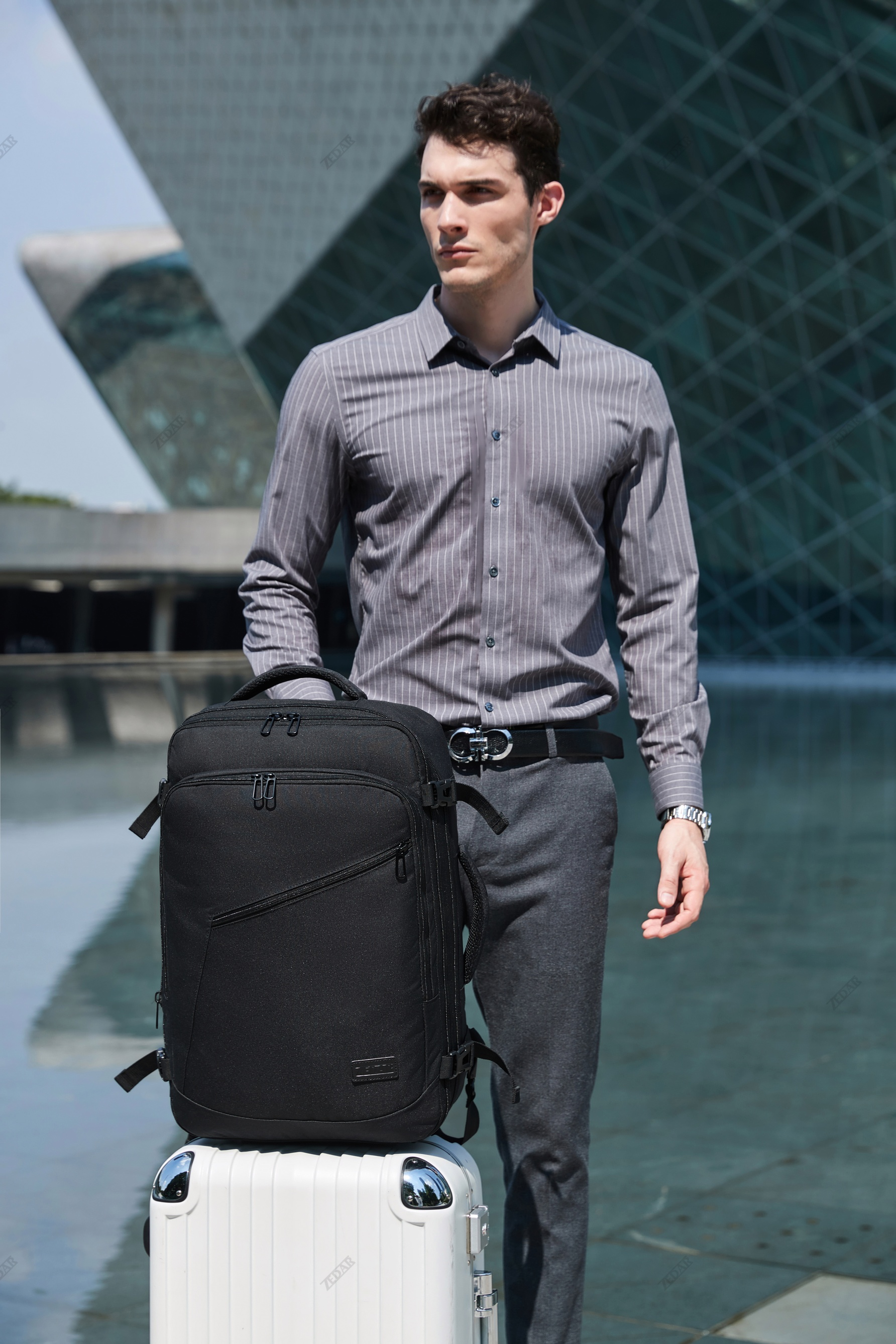 ZEDAR Weekend Rugzak 17 inch Zwart | MediaMarkt