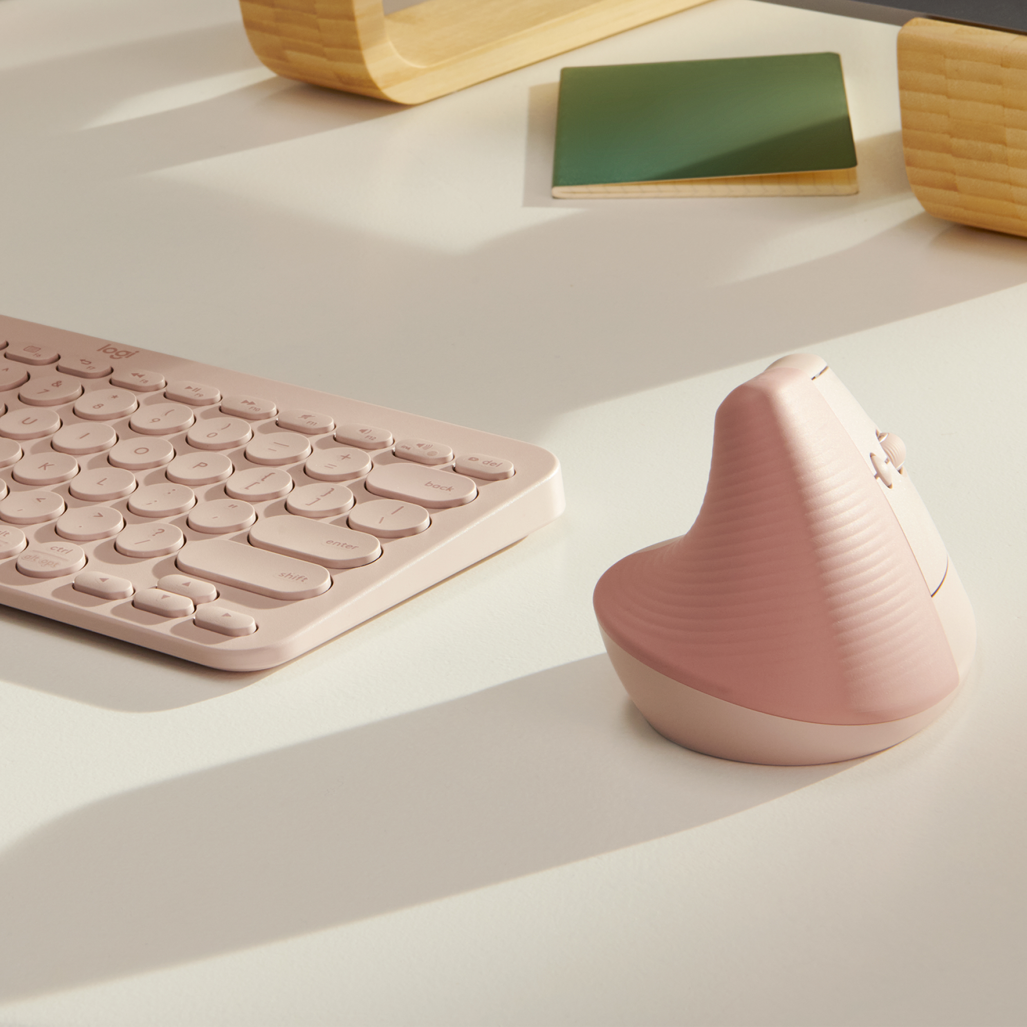 LOGITECH 910-006478 LIFT VERTICAL ERGONOMIC ROSE MOUSE Maus, Rose ...