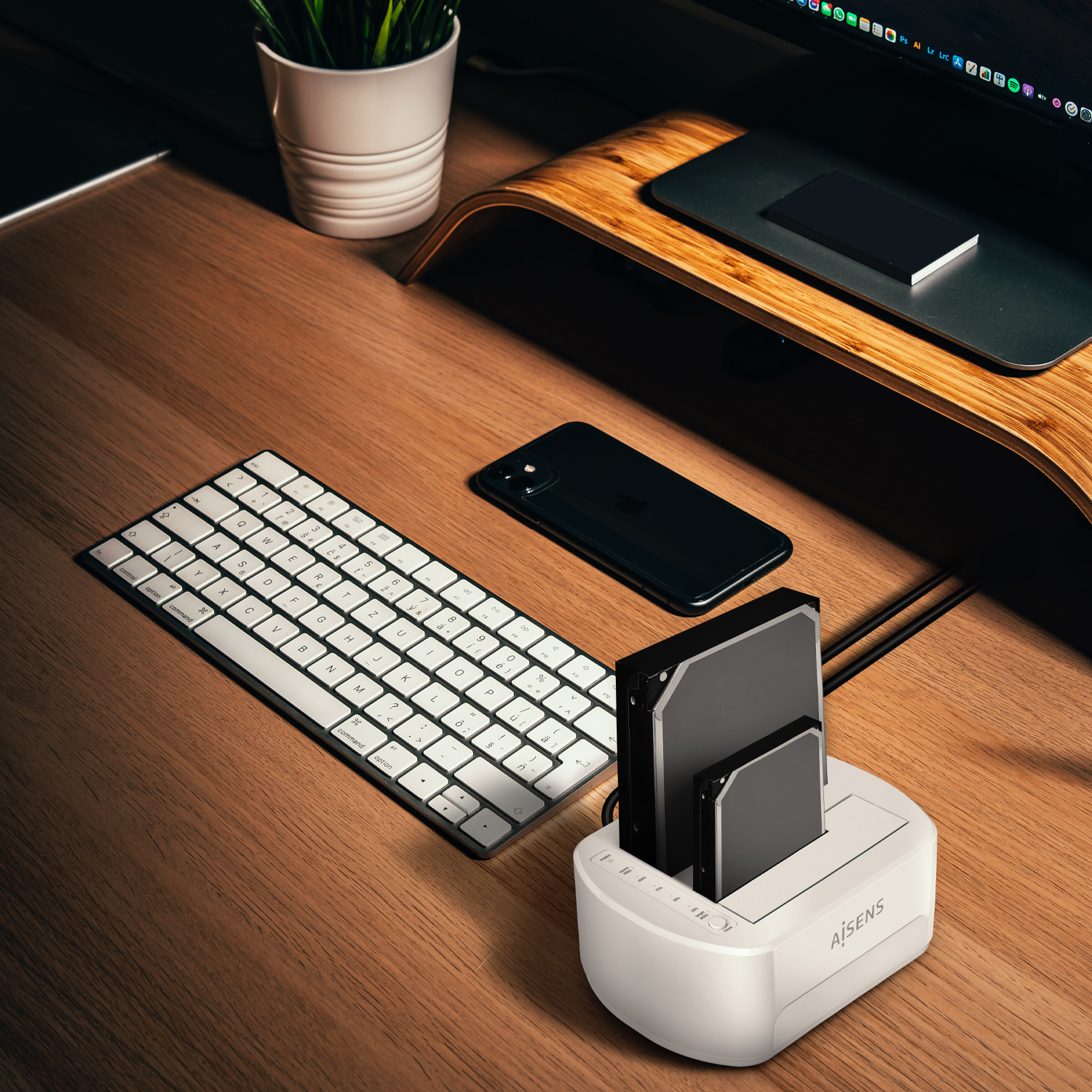 DOCKING STATION AISENS ASDS-D02W | per HDD e SSD con 8 Porte USB 3 e ...