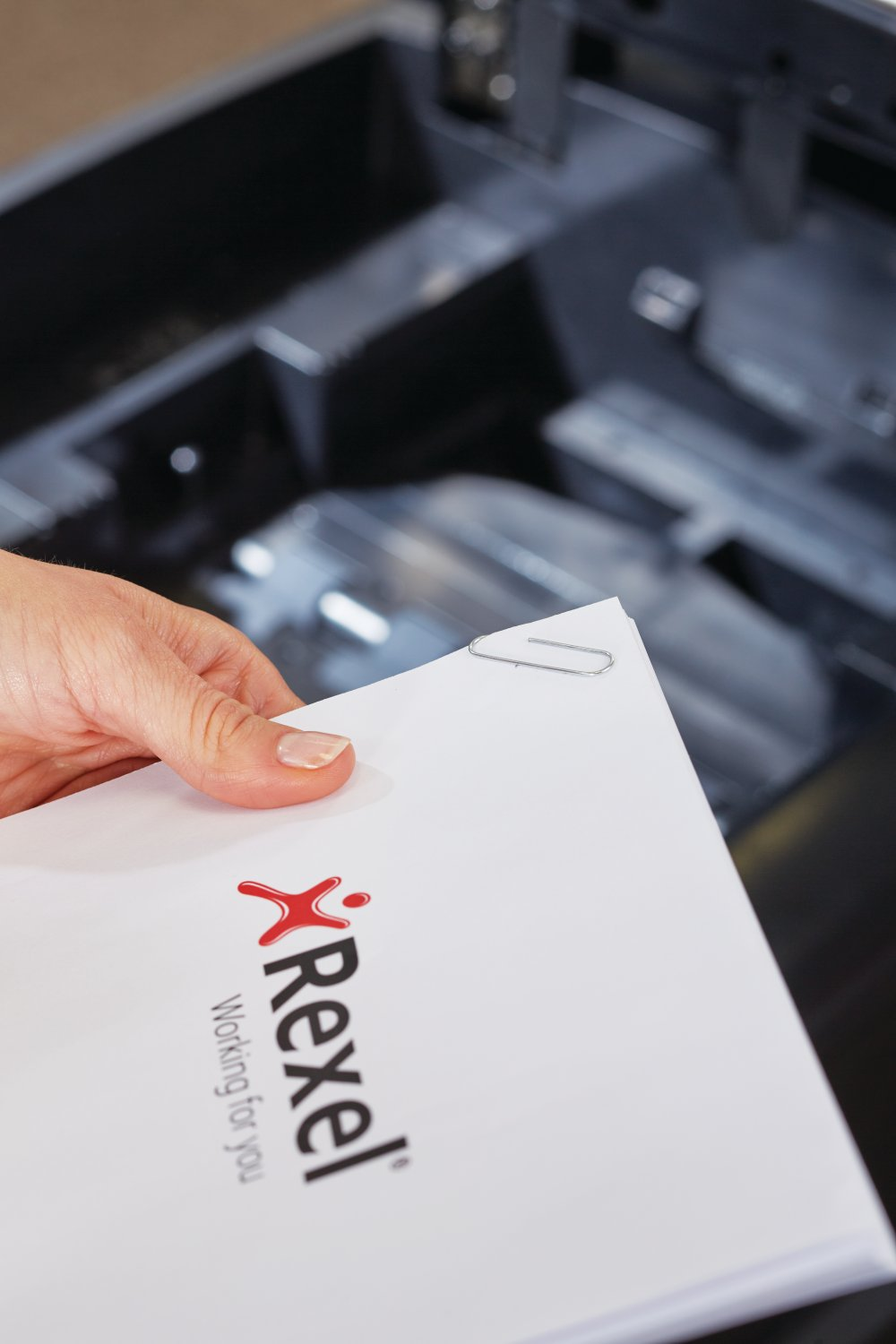 REXEL Auto+ 200X, Automatische Papierzuführung, Partikelschnitt ...